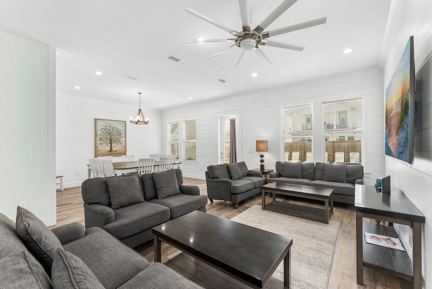 Cobian Coral With Lsv, Arcade, And Billiards - Destin, FL