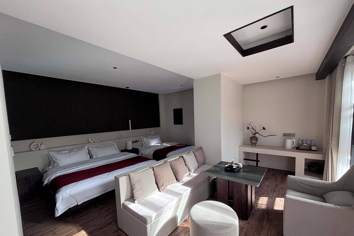 Quarto Twin Clássico, varanda, vista para a colina | Wi-fi grátis 