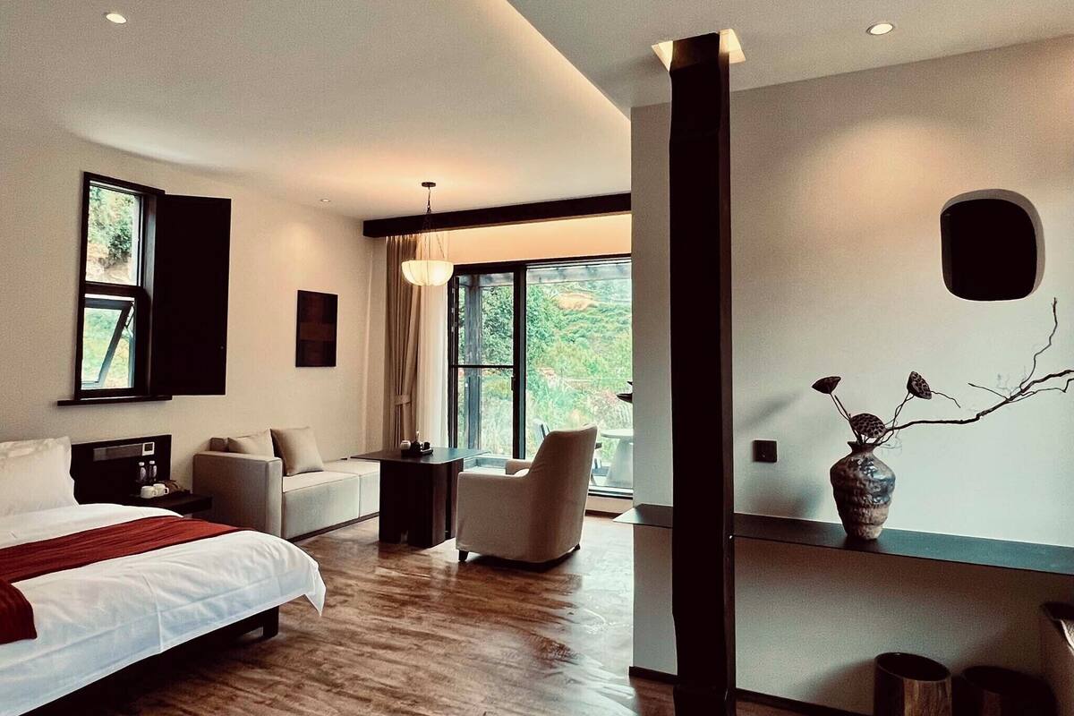 Quarto Duplo de Luxo, varanda, vista para a colina | Wi-fi grátis 