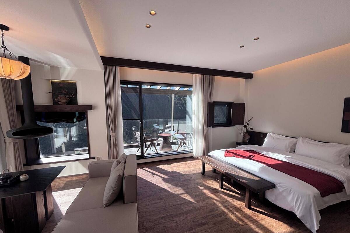 Quarto Duplo Romântico, varanda, vista para a colina | Wi-fi grátis 