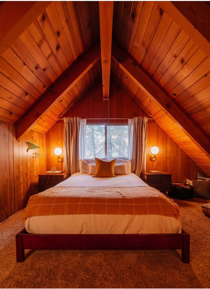 Cabin on Rainbow. Spa. Fireplace. BBQ. EV. Escape to a stylish A-frame ...