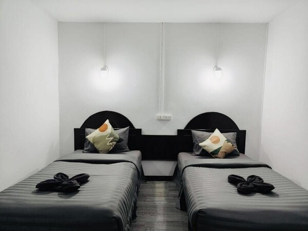 White House - Ko Phi Phi Don