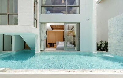 4 Bedroom Modern Pool Villa Resort near Bangtao Beach Warm Plus