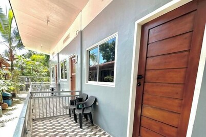 Cozy Studio Type unit w/ TV, Wifi, hotshower & ref