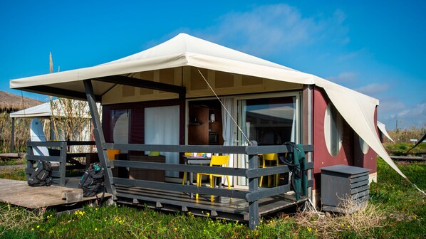 Tenda de Luxo | Cofre no quarto, Wi-fi grátis, acesso para cadeira de rodas