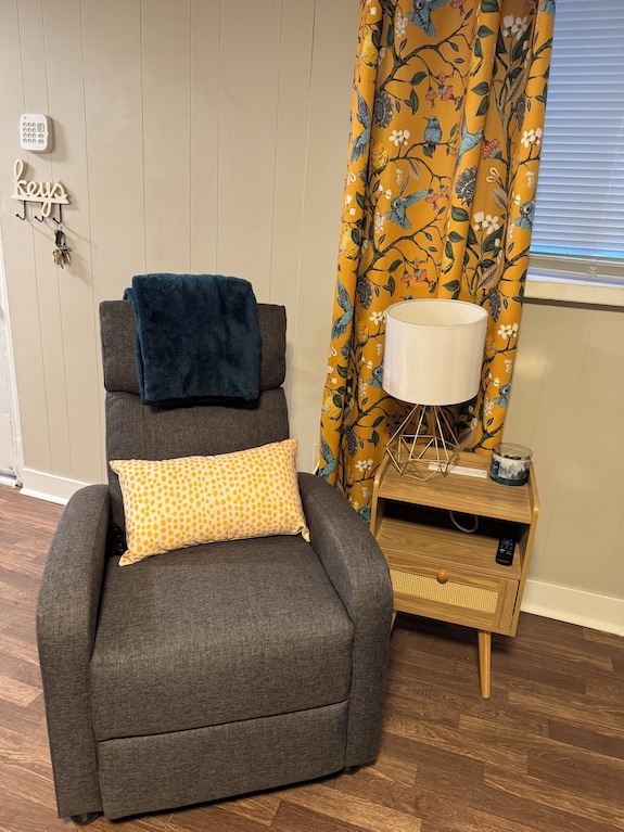 Convenient 1-br - Fenced Backyard - Extended Stays Wanted - Huntington, WV