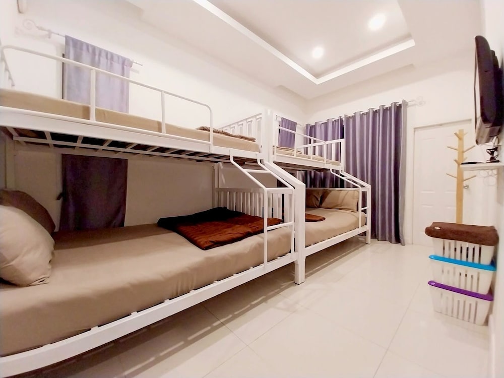 Aloha Villa – Private Party Paradise w/ Slide, Full Privacy - Bang ...