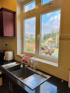 Villa Deluxe, varanda, Vista para a cidade | Cozinha privada