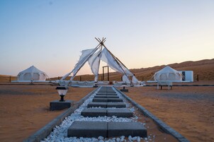 Barraca clássica, sacada, vista para o deserto | Roupas de cama de algodão egípcio, roupas de cama premium