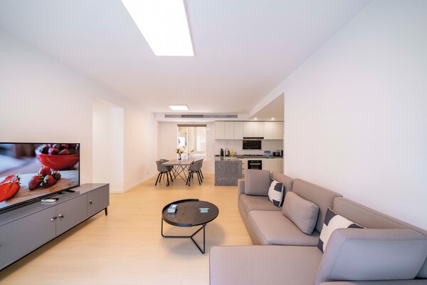 Tyms Stylish 3br 2ba Apt Xujiahui Shops - Shanghai