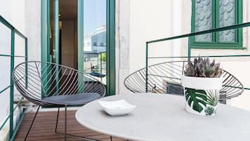 Apartamento (Room with Balcony)