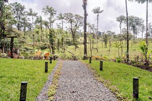 Casa, 3 quartos, para fumantes, varanda | Jardim