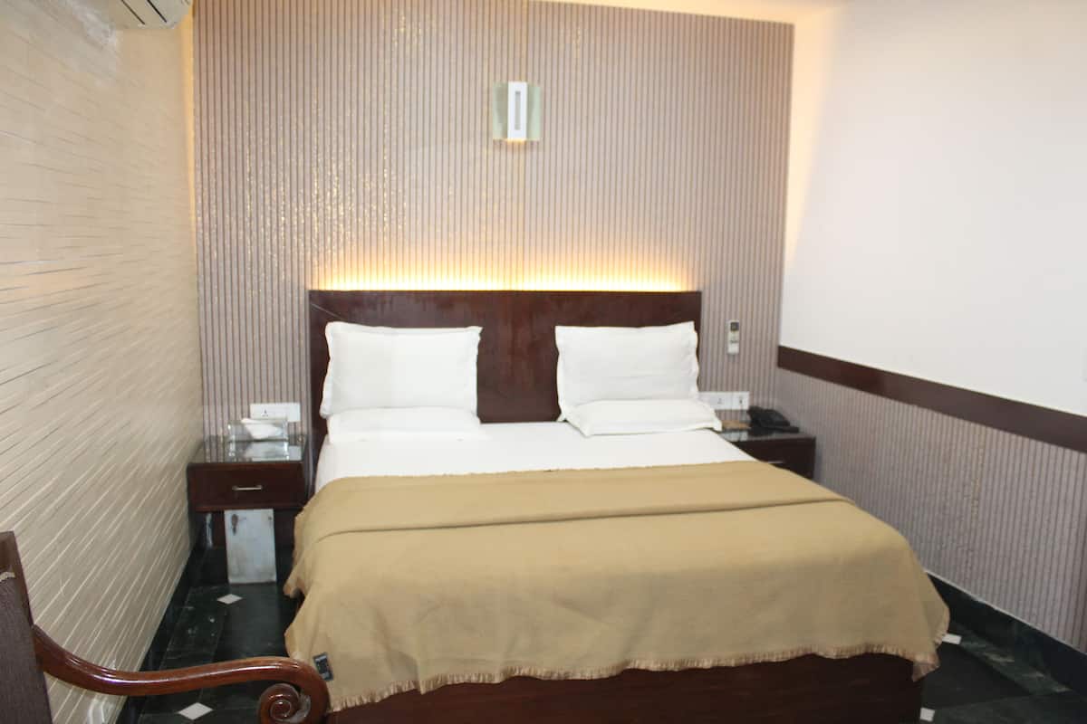 Quarto Deluxe | Lençóis de algodão egípcio, roupa de alta qualidade, edredões de penas