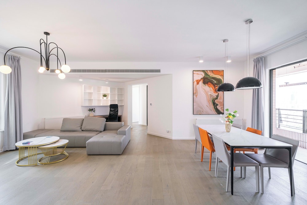 Tyms Elegant 4br 2ba Apt Xujiahui Malls - Shanghai