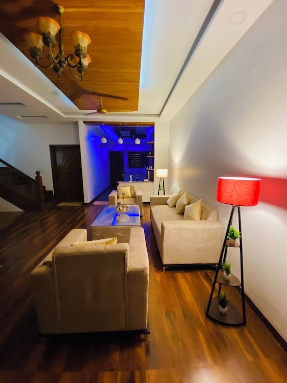 Luxury 3bhk Villa Stay Royal In Aerocity Mohali - Sahibzada Ajit Singh Nagar