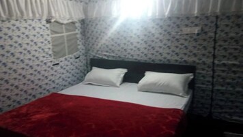 Quarto Duplo de Luxo, varanda, vista para a montanha | Wi-fi grátis, roupa de cama fornecida 