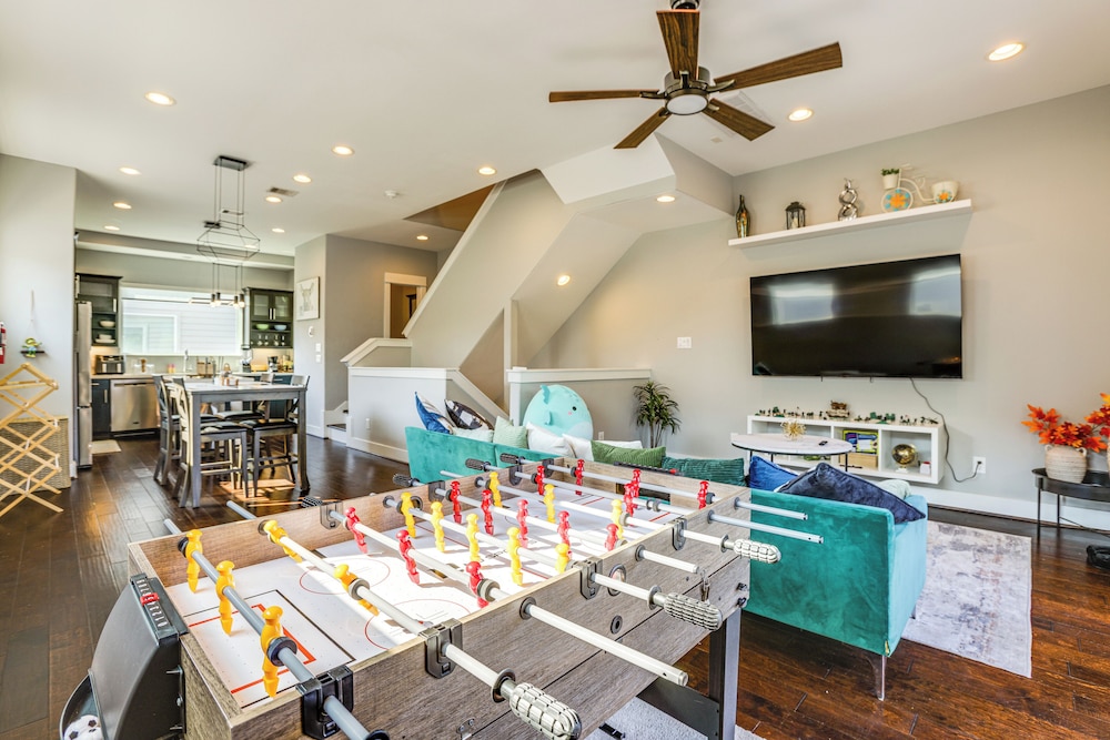 2 Mi To Dtwn: Modern Houston Home W/ Private Patio - Houston, TX