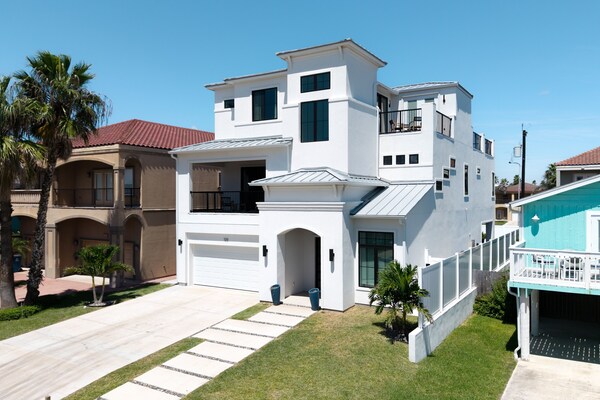 Miramar House, 120 E. Constellation 6 Bedroom Home - South Padre Island