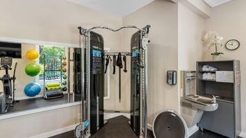 Apartamento em Condomínio Fechado, 2 quartos | Sala de fitness