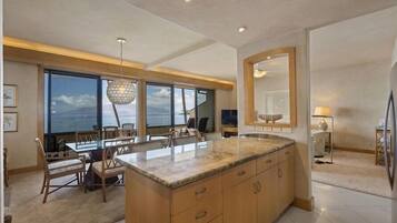 Condo, 2 quartos | Parte interna