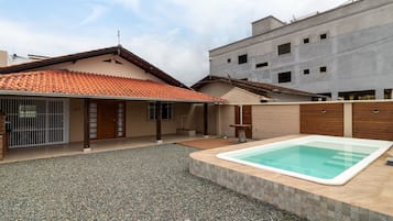 Vila básica | Piscina | Piscina externa