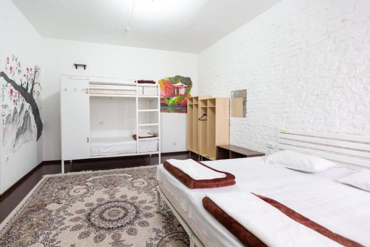 Quarto quádruplo, vista para o pátio | Ferros/tábuas de passar roupa, Wi-Fi de cortesia