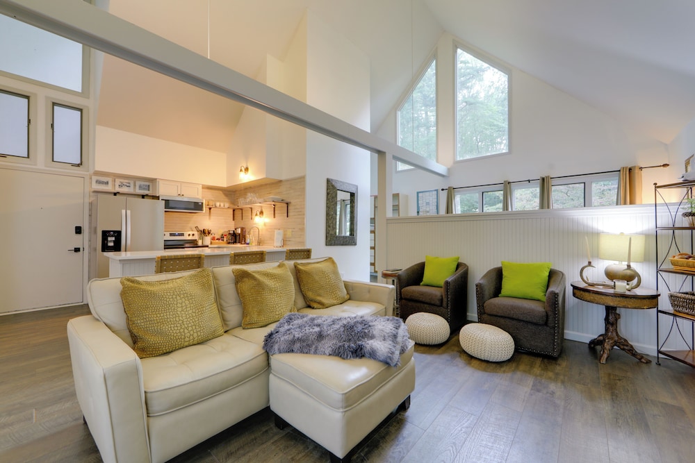 1/2 Mi To Skiing: Resort Getaway In Sapphire! - North Carolina