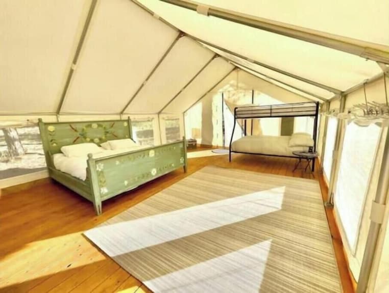 Elderberry Tent, Lewis Tent, The Ponderosa Tent & Clarke Tent - 愛達荷州