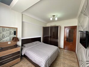 Apartamento Standard, Vista para a cidade | Ferro/tábua de engomar, Wi-fi grátis