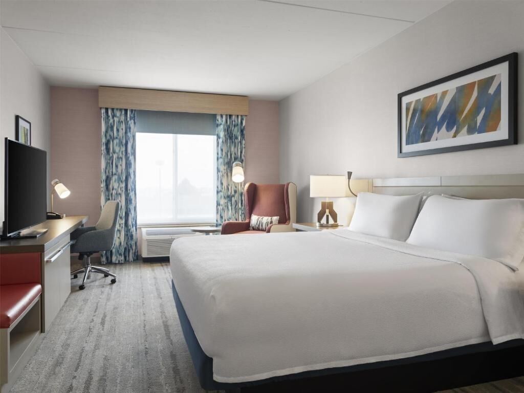 Relax In 1 Unit King Bed Near Albuquerque Airport / Gym / Pool / Free Breakfast - Albuquerque, NM