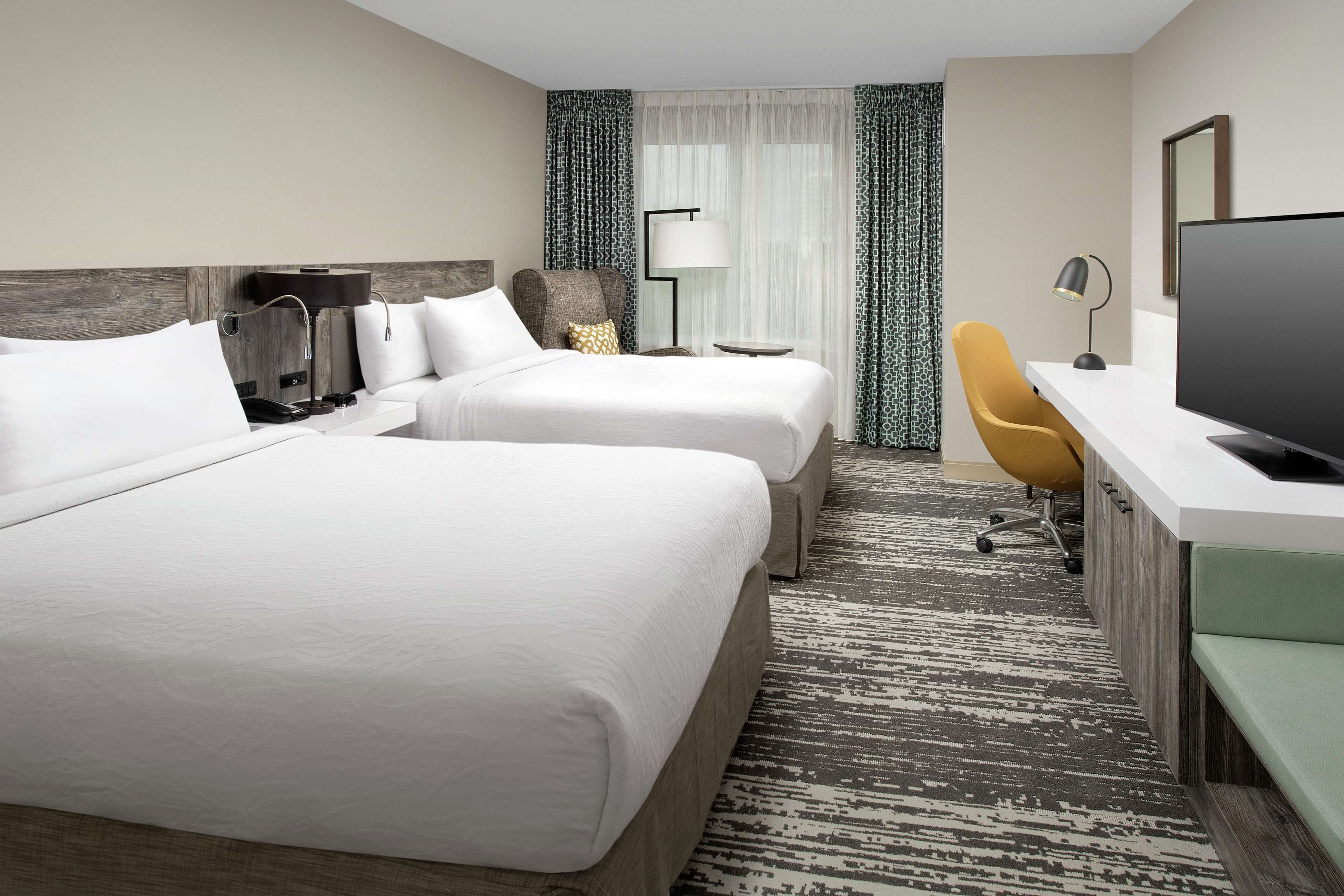 Two Relaxing Units Near Brickell City Centre With Pool! - Doral, FL