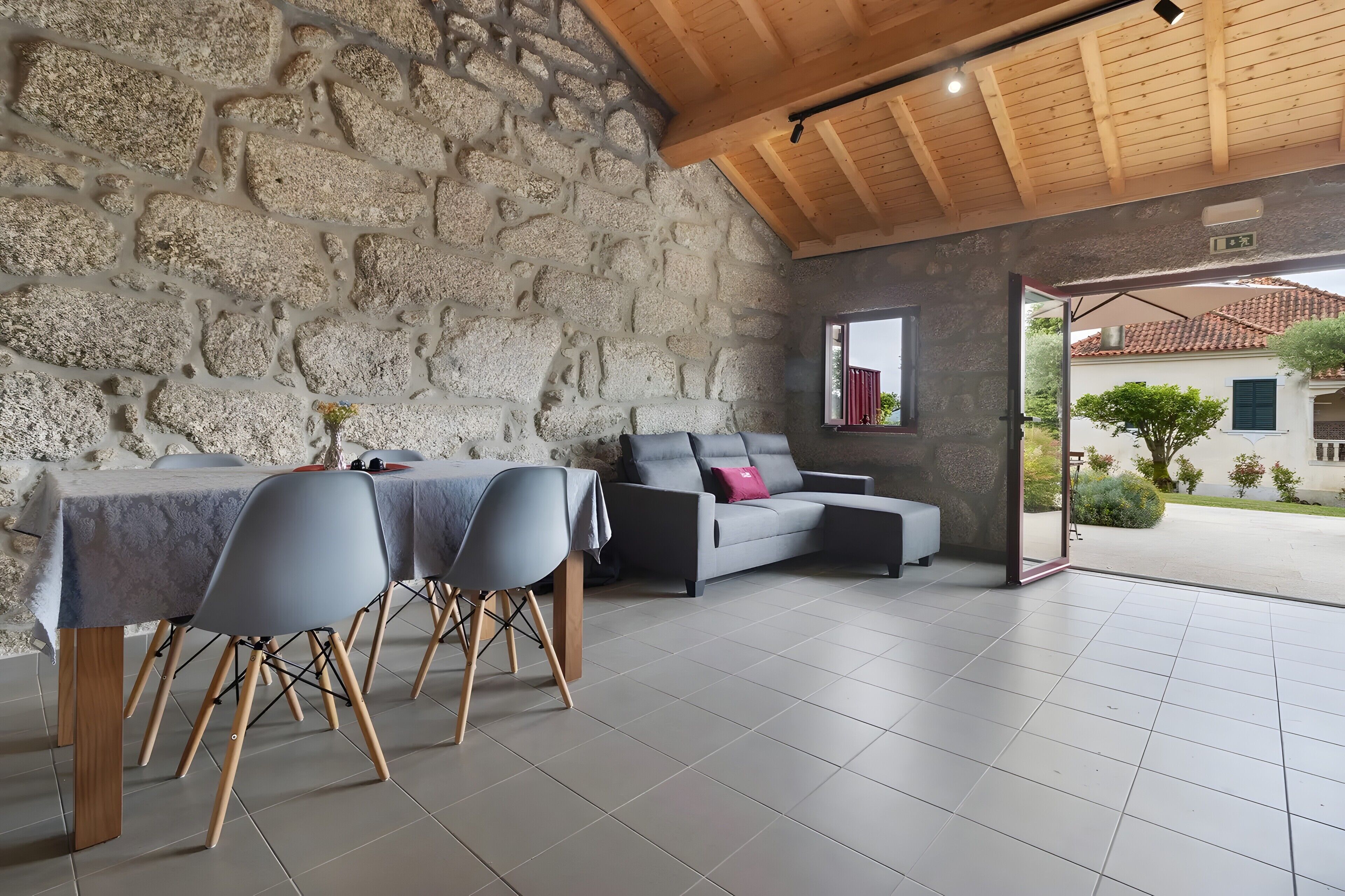 Maison De Vacances 'Lagar T1' Avec Vue Sur Le Lac, Wi-fi Et Climatisation - Vieira do Minho
