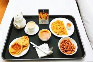 Pequeno-almoço self-service diário mediante uma taxa