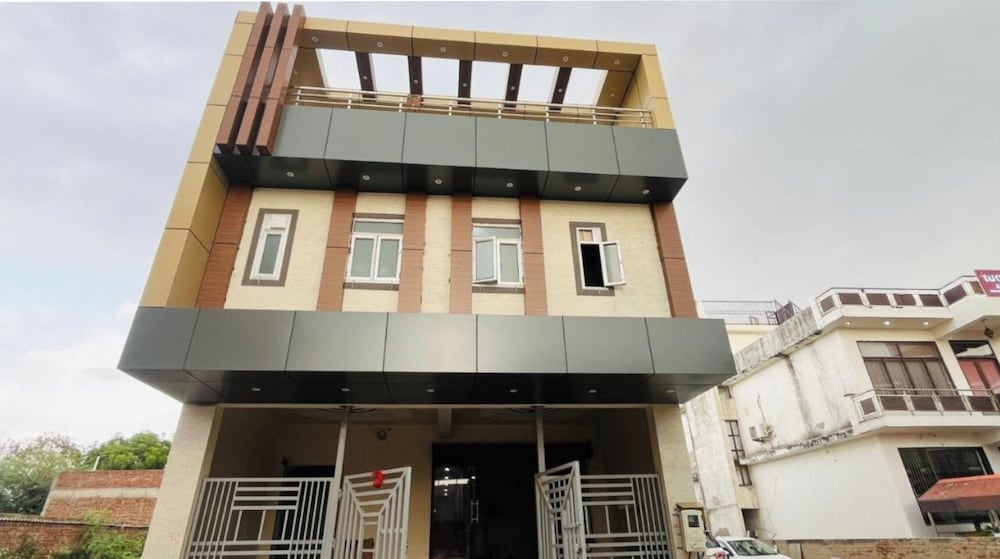 Hotel O Taj Holiday - Agra