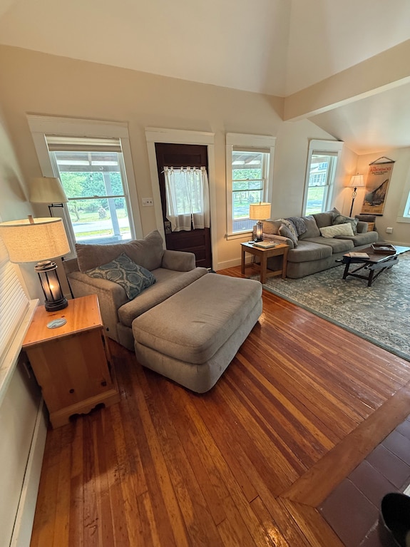 Charming 2-bedroom Cabin In The Adirondacks With A Treehouse And An Artist Loft - Adirondack Mountains