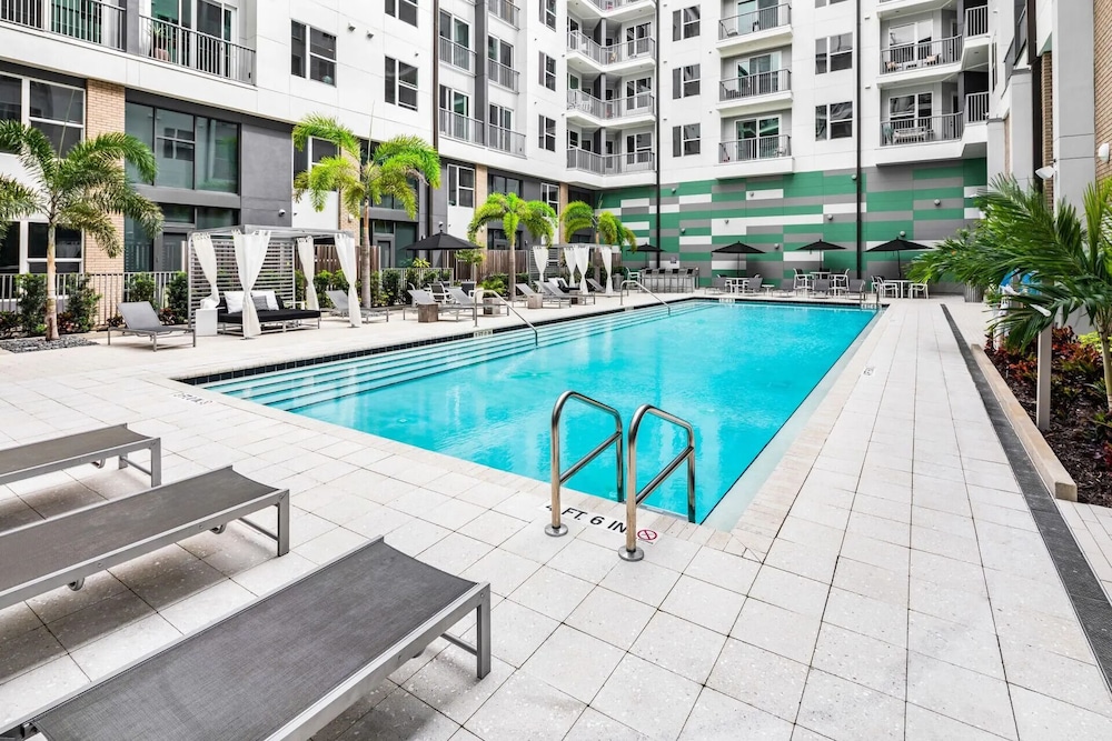 Landing Apartments Orlando - Central Business District - Camping World Stadium - Orlando