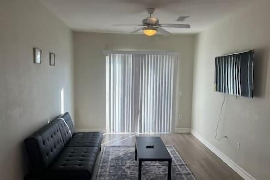 Charming 1br In Leander Kitchen & Living Room Included - Cedar Park, TX