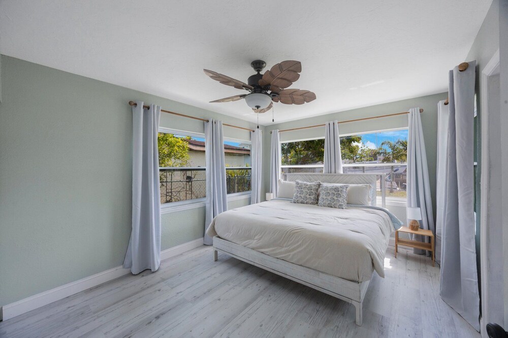 Waterfront 3/2 in Hudson, Fish from Dock! - Hudson | Vrbo