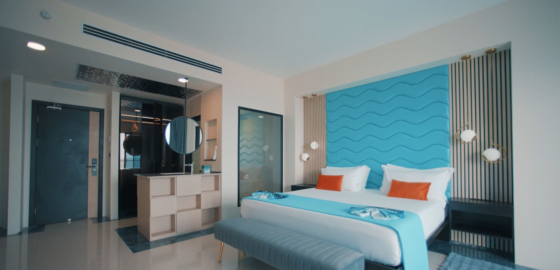 Quarto Individual Deluxe | Cofre no quarto, secretária 