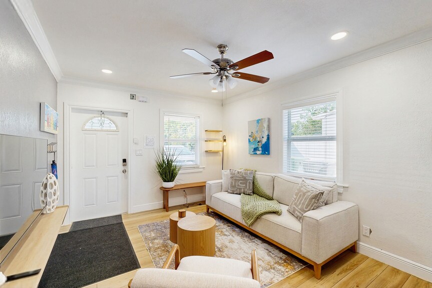 Dog-friendly Coastal Home Near The Beach W/pool, Spa, & Wifi - Fort Lauderdale