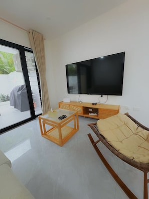 Apartamento Familiar, fumadores, casa de banho privativa | Sala de estar | Impressoras