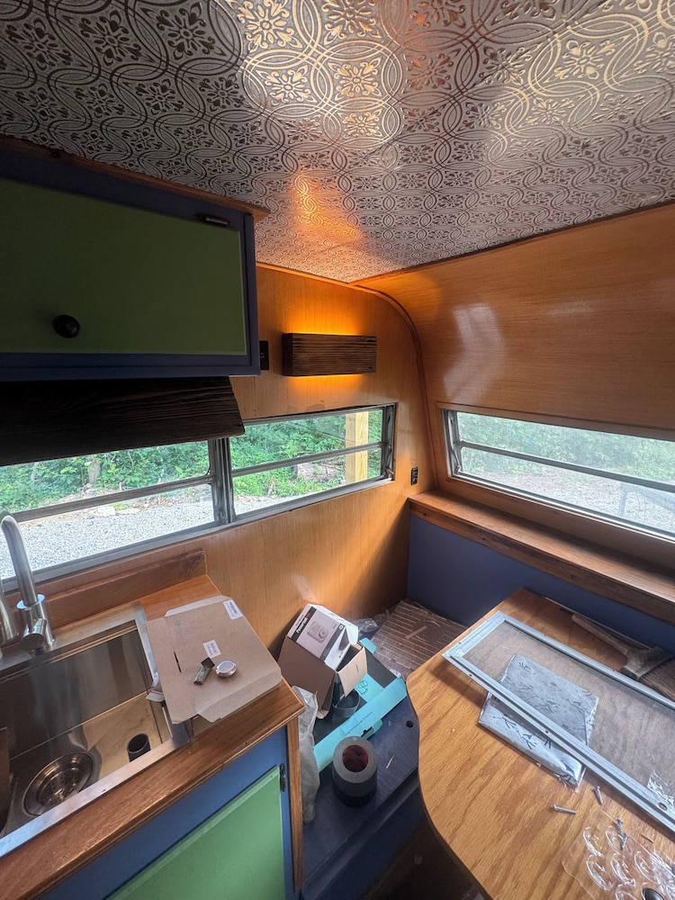 NEW! Retro 1970s Camper 24-Mile Ridgetop Views, Stargazing & Private ...