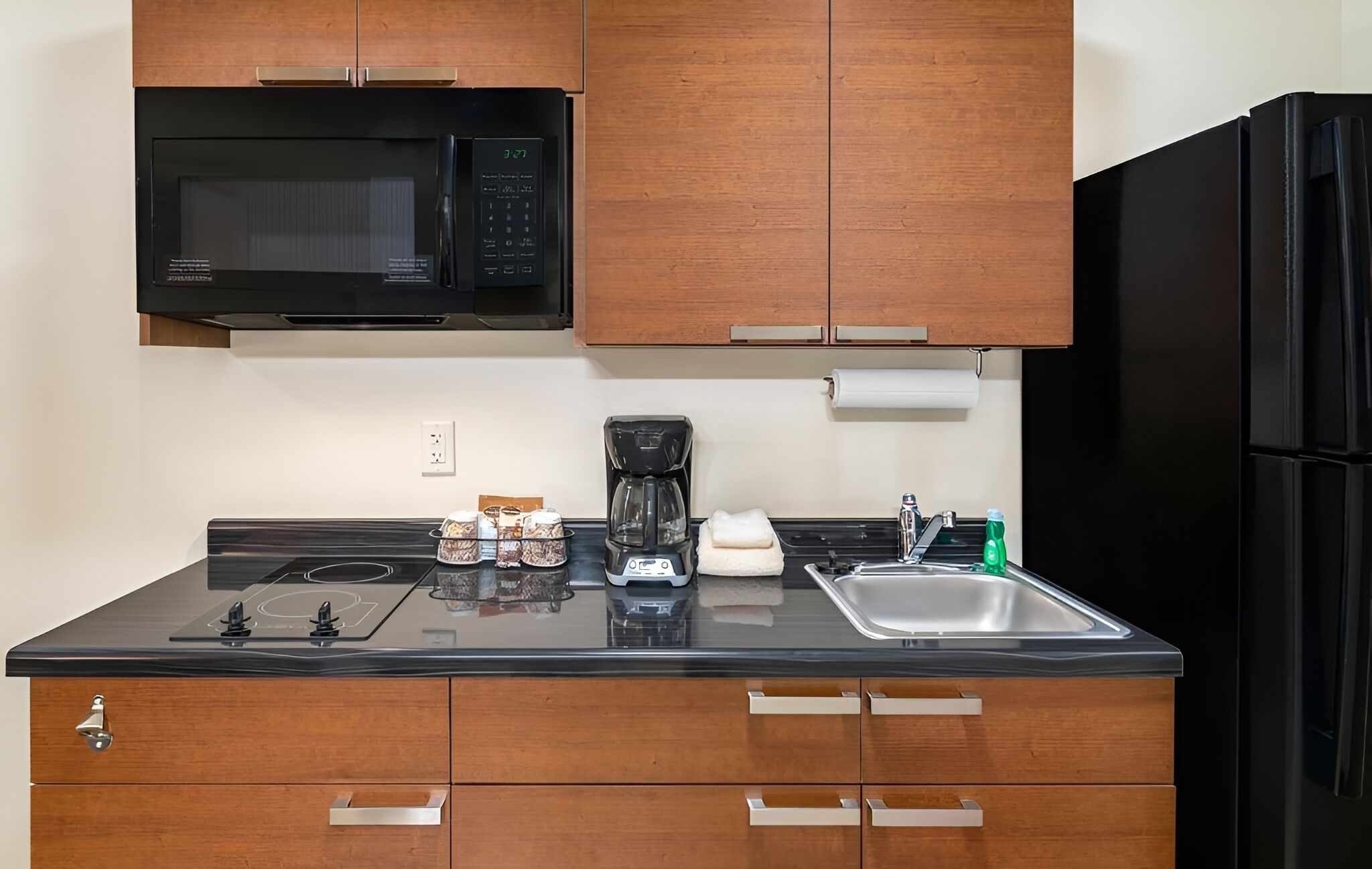 Budget-friendly Long-term Stay With Full Kitchen Near Entertainment - 3 Units! - Farmington Hills, MI