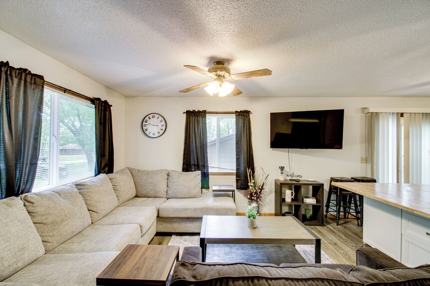 Near Lakes: Updated Family Home W/ Deck In Cushing - Shamineau Lake, MN