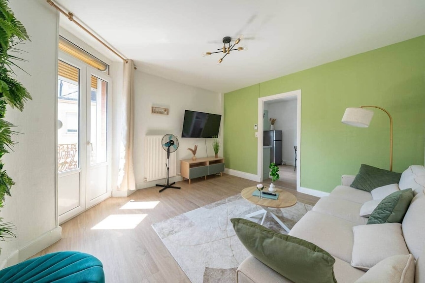 29.le Julie -Spacieux - 5 Pers' - 3 Lits - Gare 500m - Zoo d'Amnéville