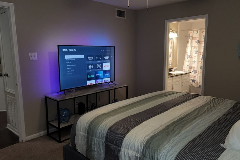 Medical Center 2br With Resort Amenities - Houston, TX