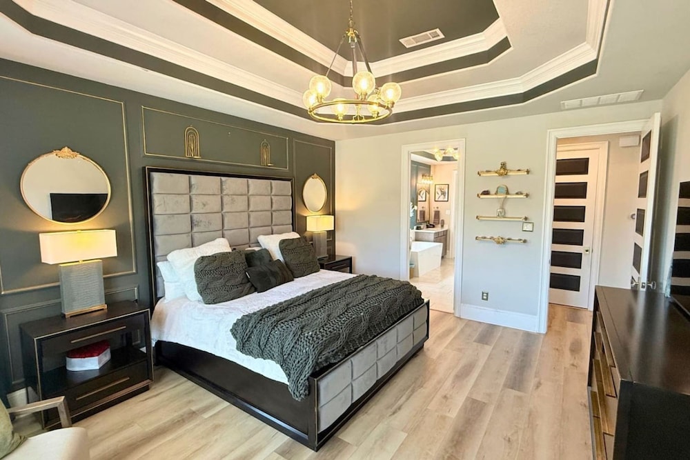 Humble Luxury Retreat With Private Pool Sauna - Humble, TX