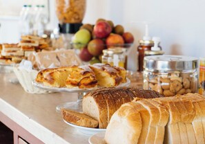 Pequeno-almoço tipo buffet diário incluído 