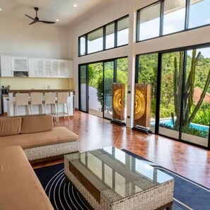 Villa, pátio | Sala de estar