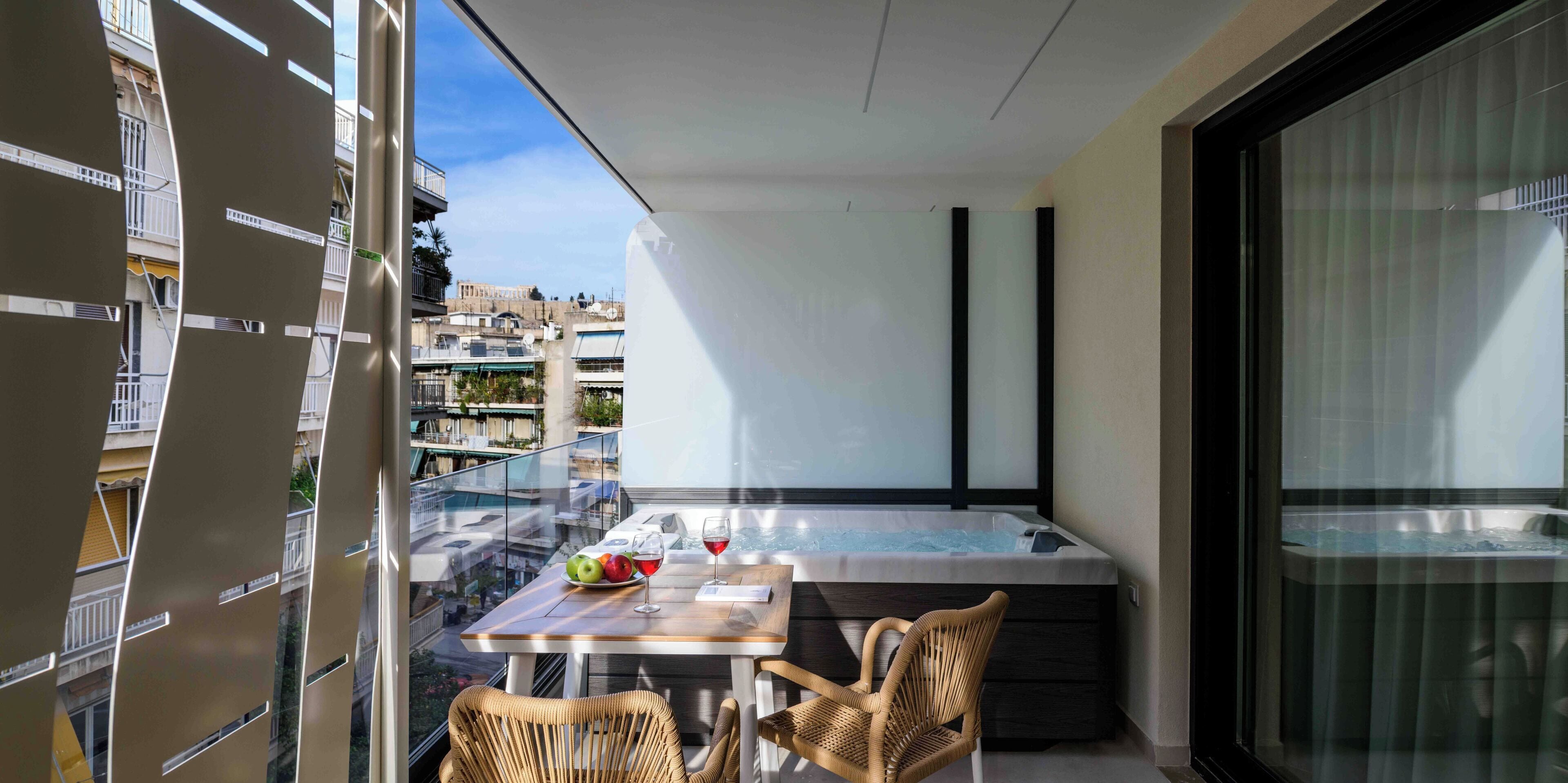 Premium 1-Bedroom Suite with Outdoor Hot Tub | Terraço/pátio